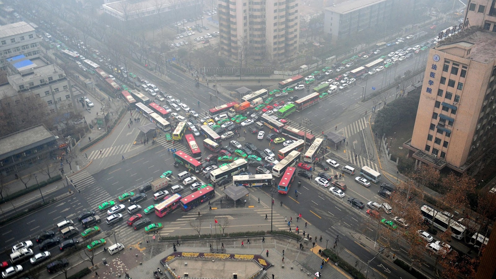 The longest traffic jams and deadlocks The longest traffic jams and deadlocks